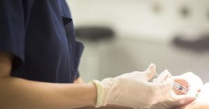 Cortisone shots: Use, risks and benefits for bone and joint injuries ...